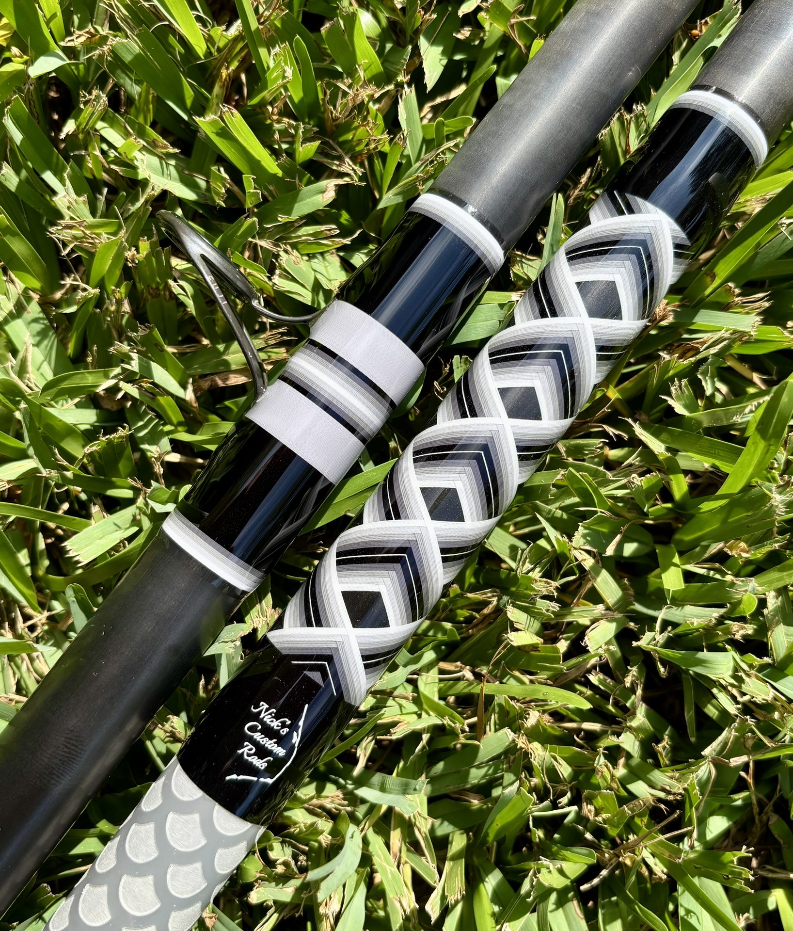 CTS SVUL1305-2 P2000 with Black, Shades of Gray and White